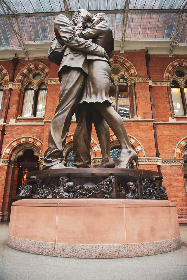 The Meeting Place Statue at London St. Pancras International