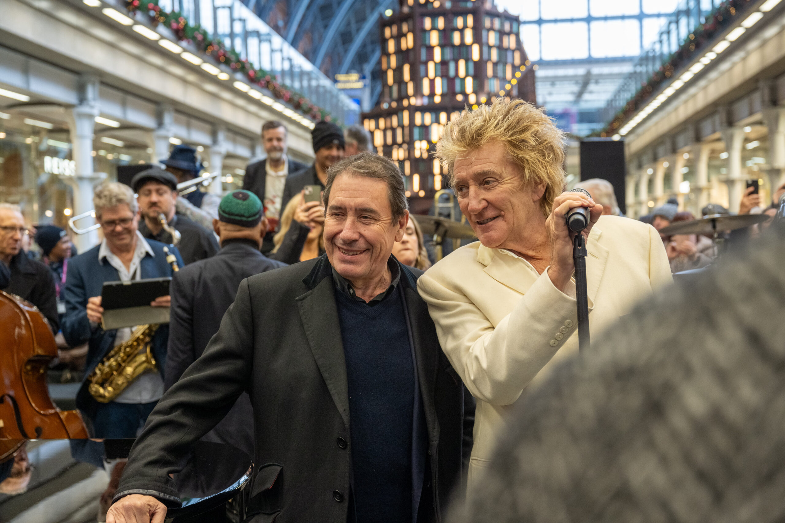 Sir Rod Stewart and Jools Holland Surprise at St. Pancras