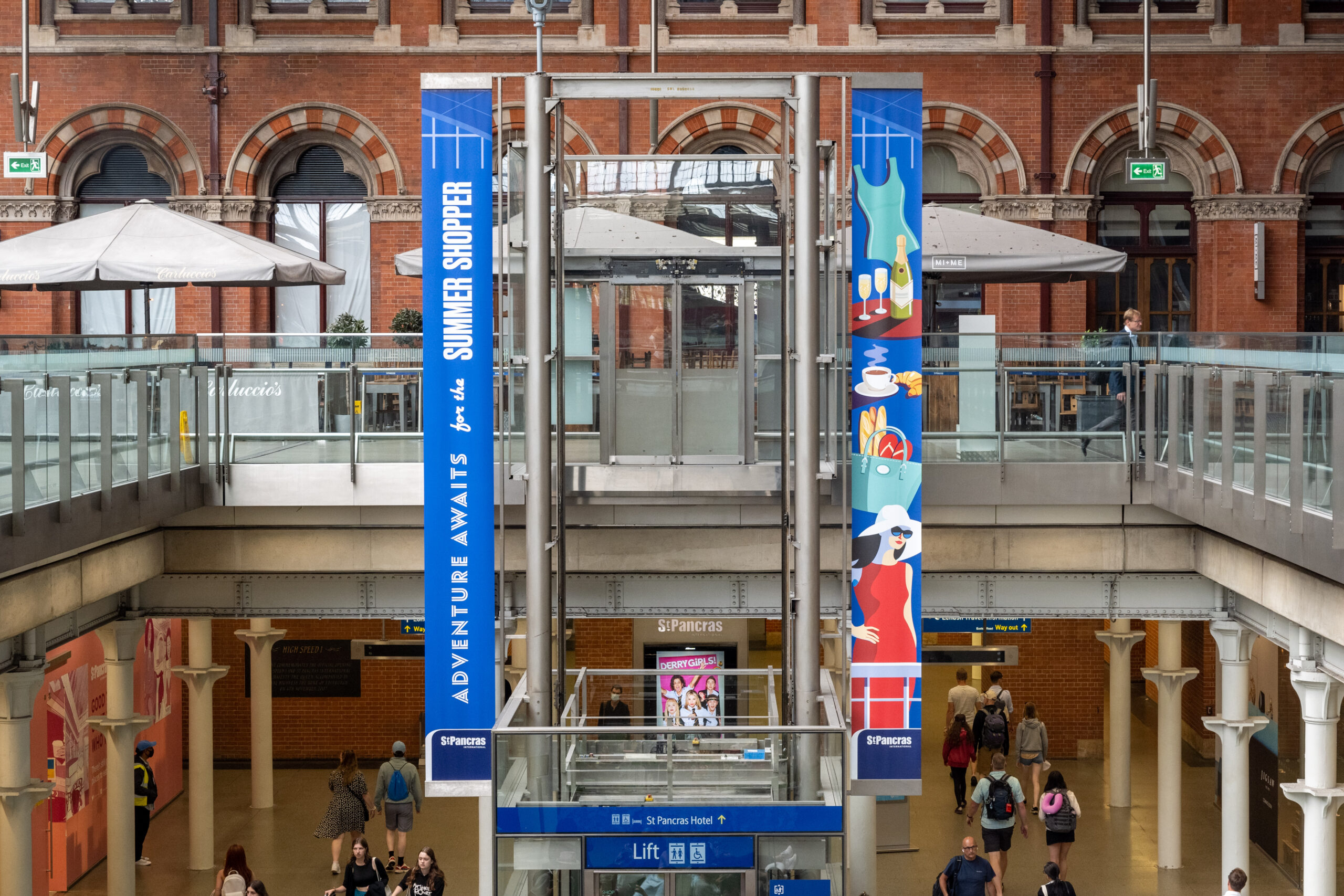 Summer Shopping 2022 - London St. Pancras Highspeed